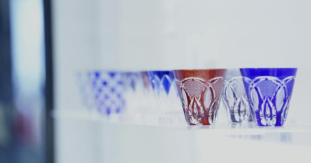 "Hanashyo" passes on the heritage of the Edo Kiriko, with its colorful ...